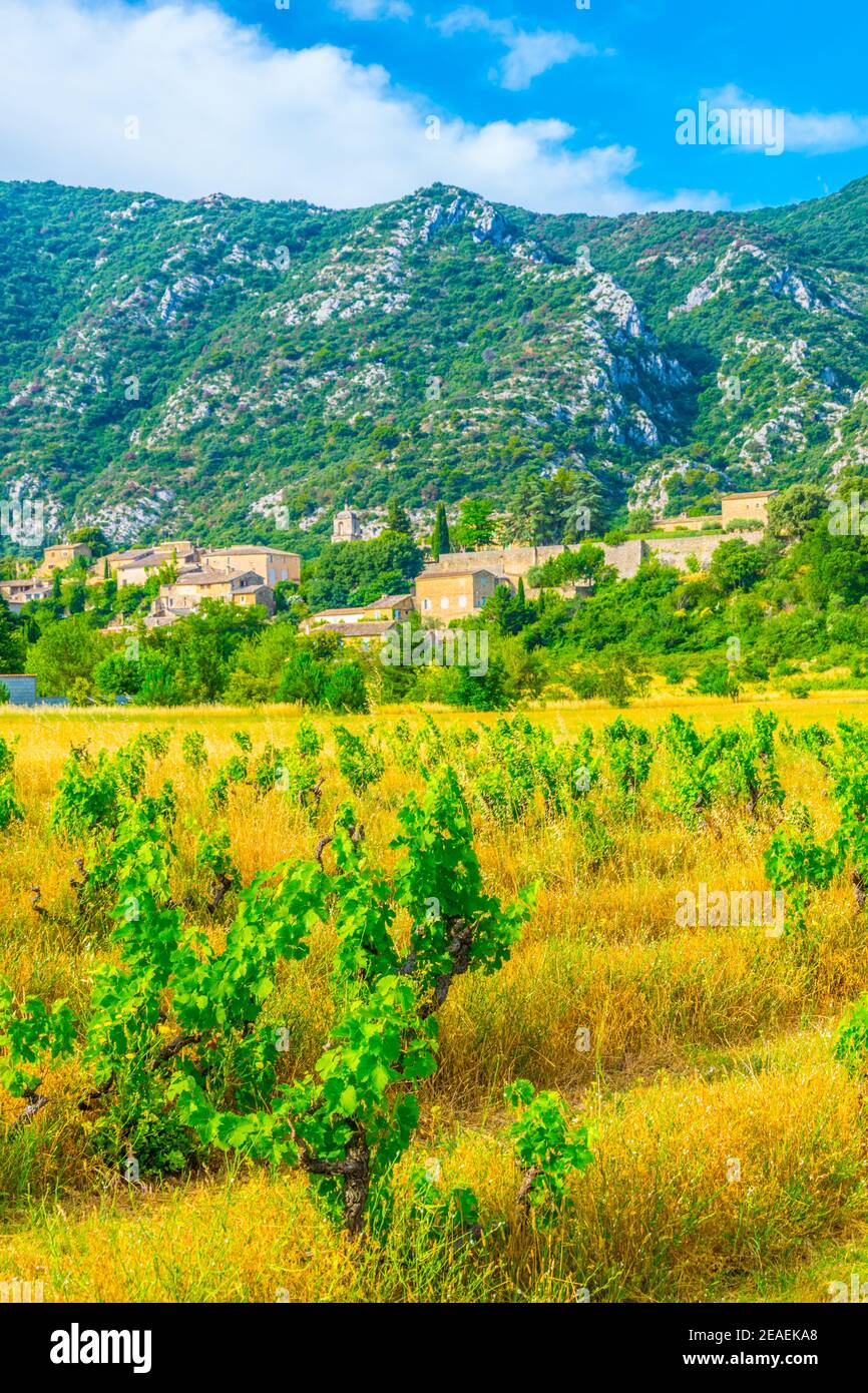 Maubec village in France Stock Photo - Alamy