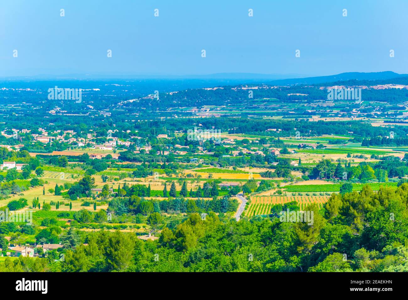 Luberon mountain range hi-res stock photography and images - Alamy