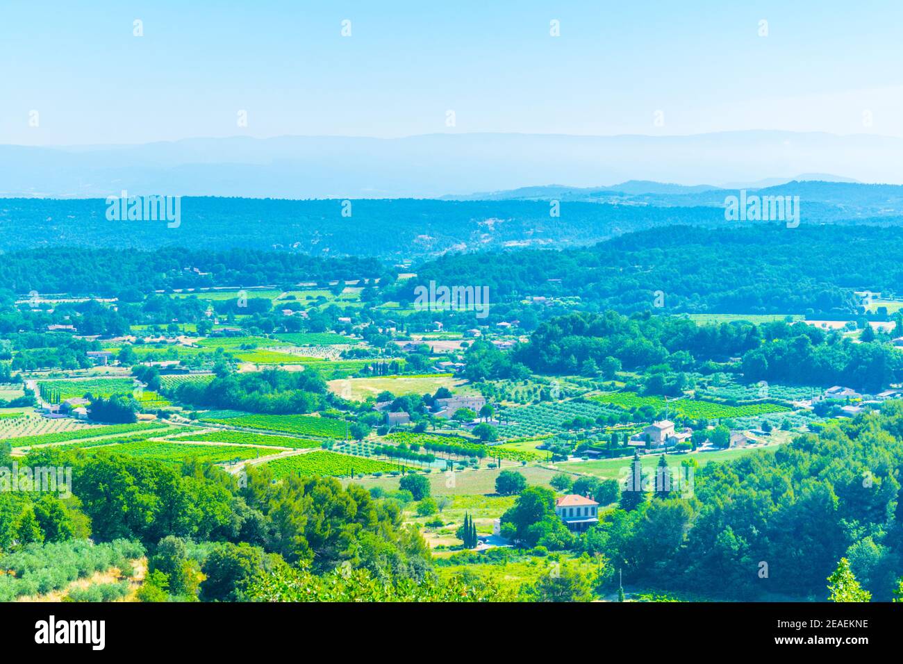 Luberon mountain range hi-res stock photography and images - Alamy