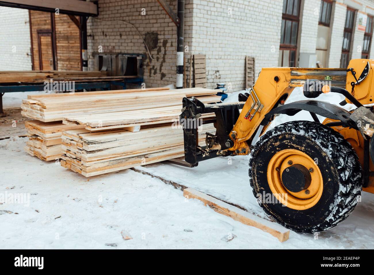 Forklift loading truck furniture hi-res stock photography and images ...