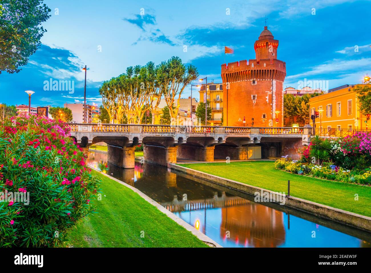 Catalogne square hi-res stock photography and images - Alamy