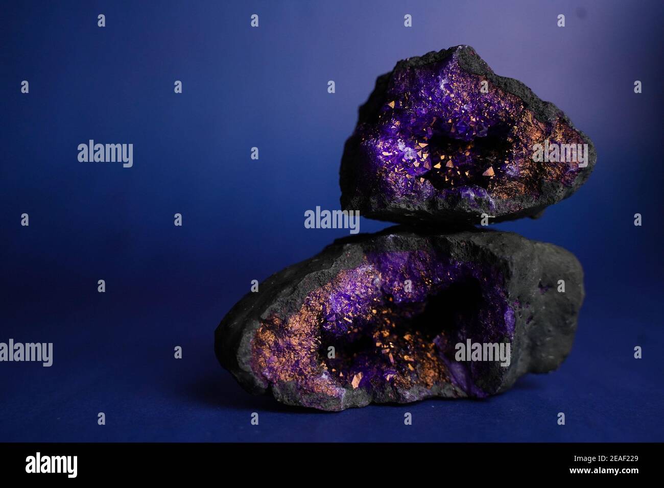 Purple and blue pattern with texture of geode hi-res stock photography ...