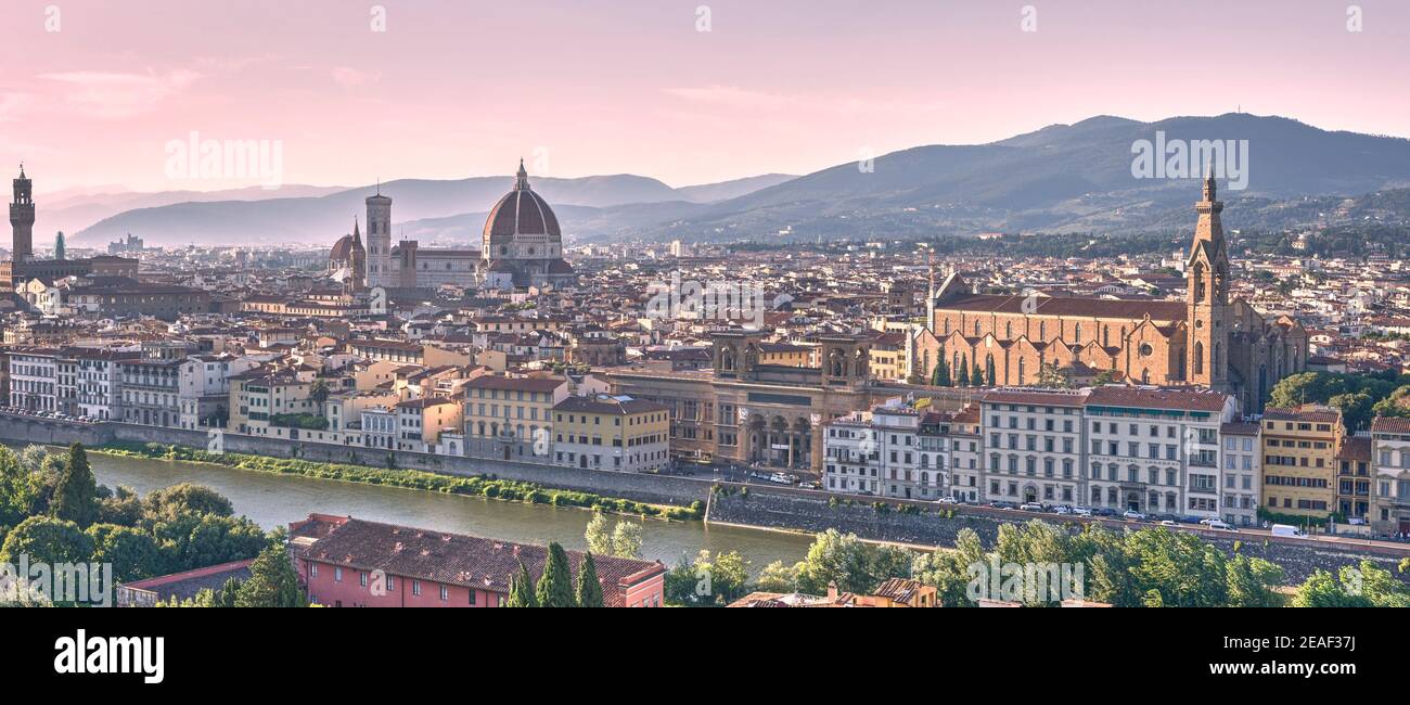 Panoramic view of Firenze with river Arno, Cathedral of Santa Maria del ...