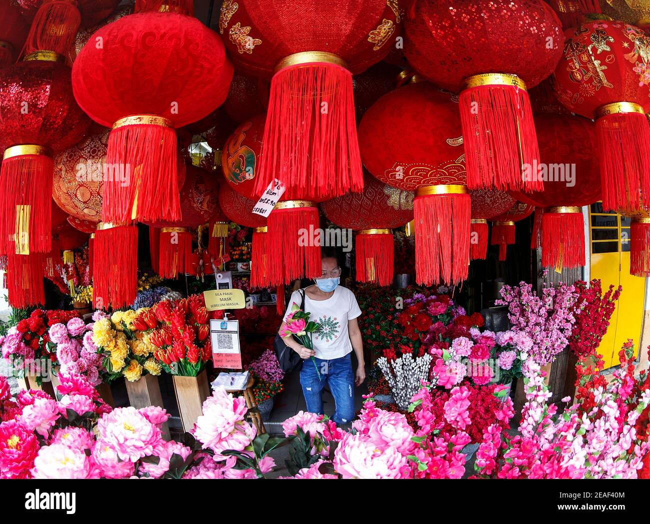 Cny decorations hi-res stock photography and images - Alamy