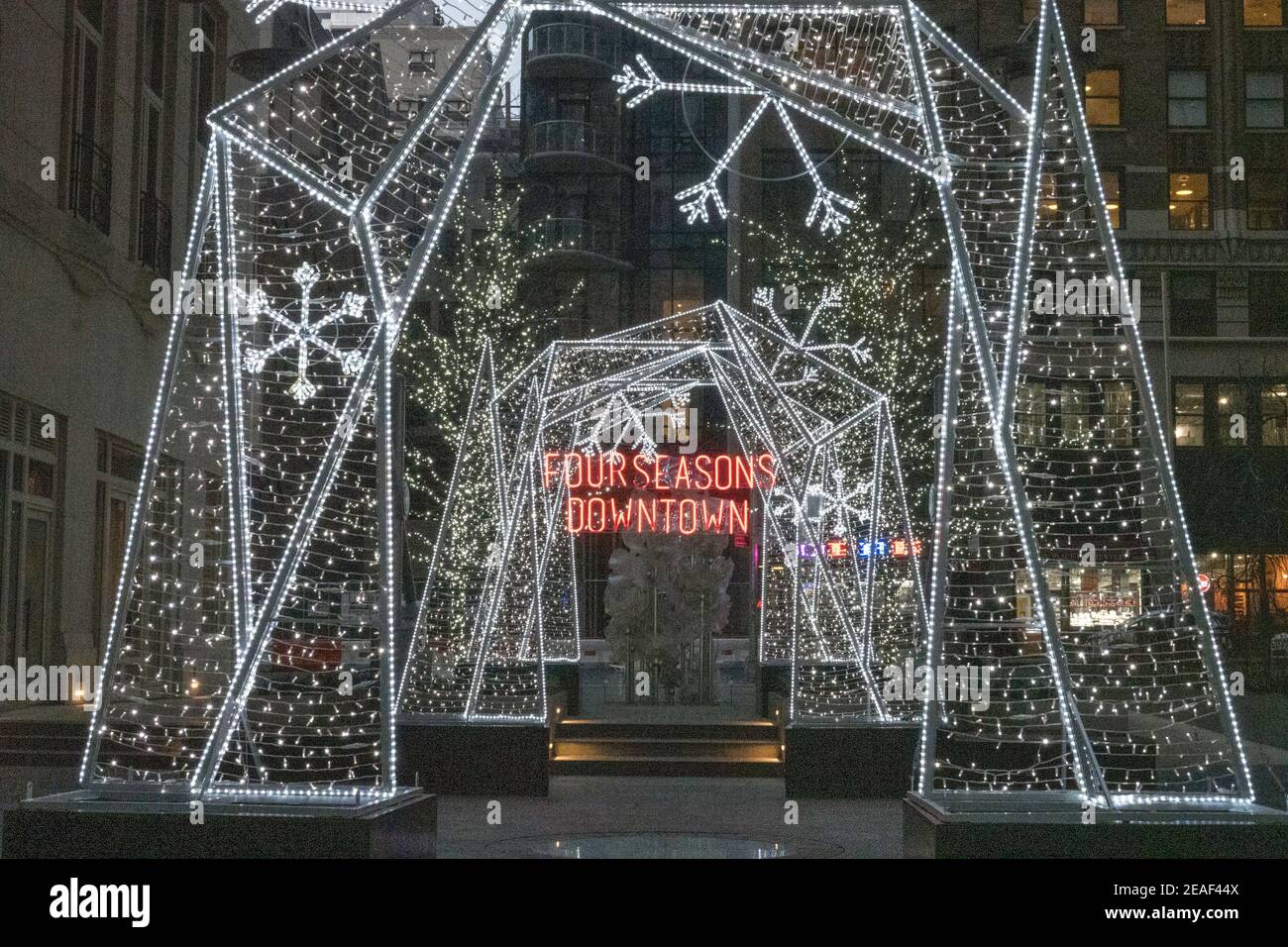 4 seasons hotel new york hi-res stock photography and images - Alamy