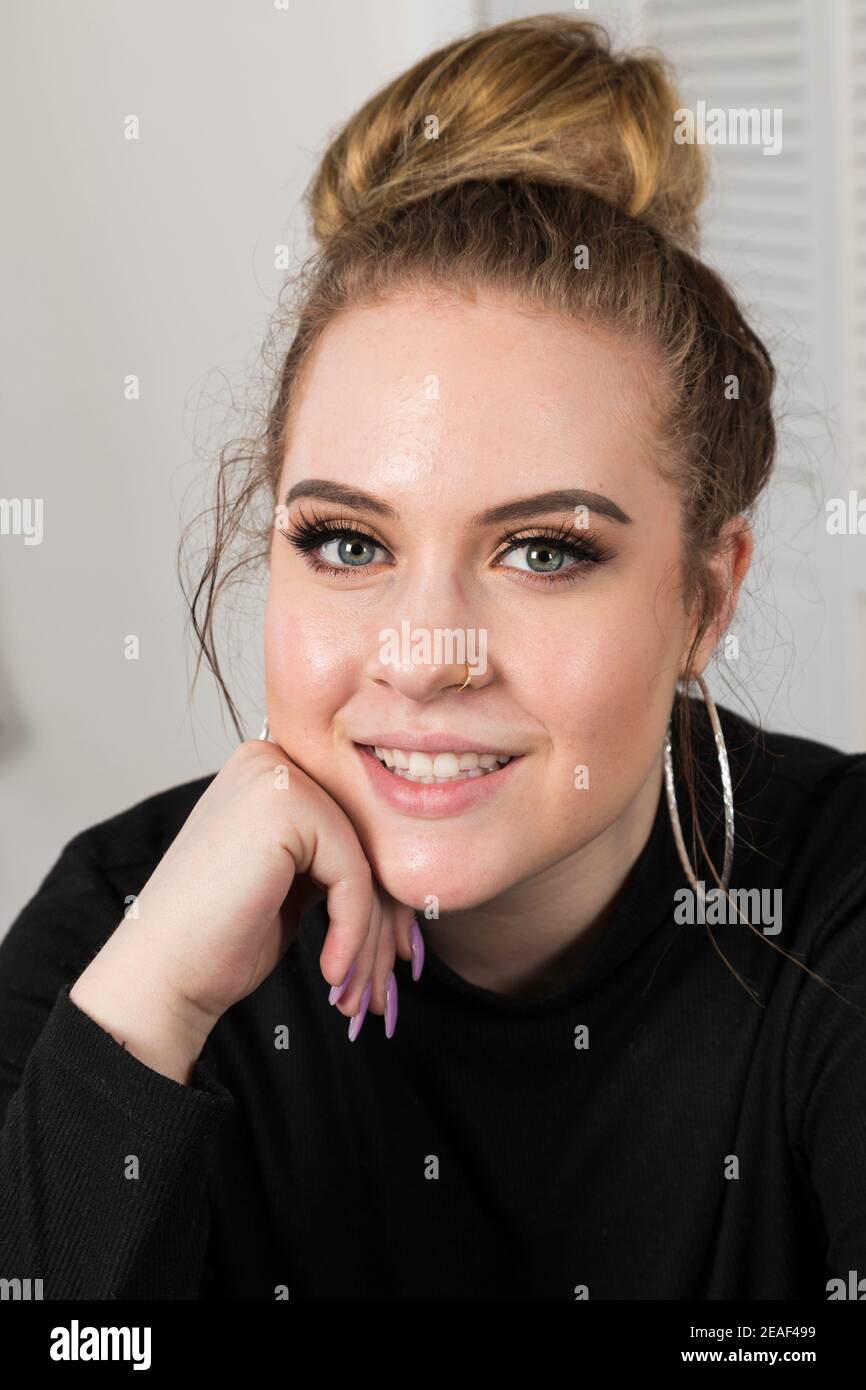 19 years old hi-res stock photography and images - Alamy