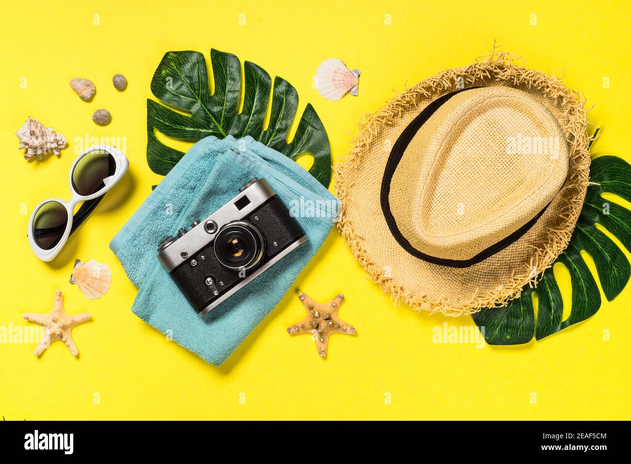 Summer travel concept flat lay image Stock Photo - Alamy