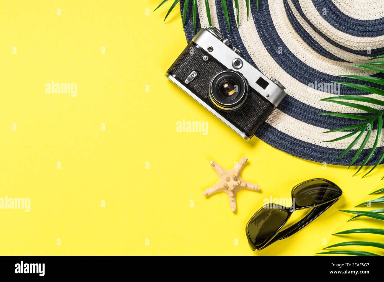 Summer travel concept flat lay image Stock Photo - Alamy