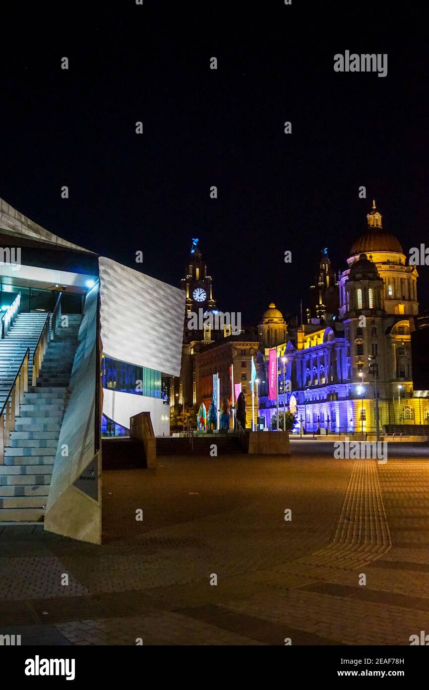View of Royal Liver & Port of Liverpool building from Museum of ...