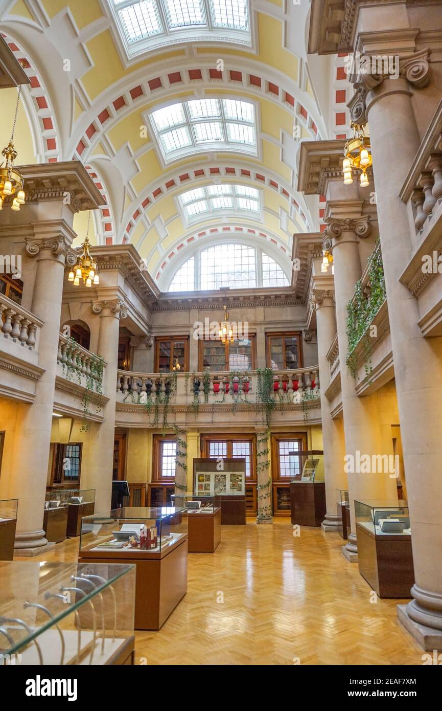 Liverpool Central Library Stock Photo - Alamy