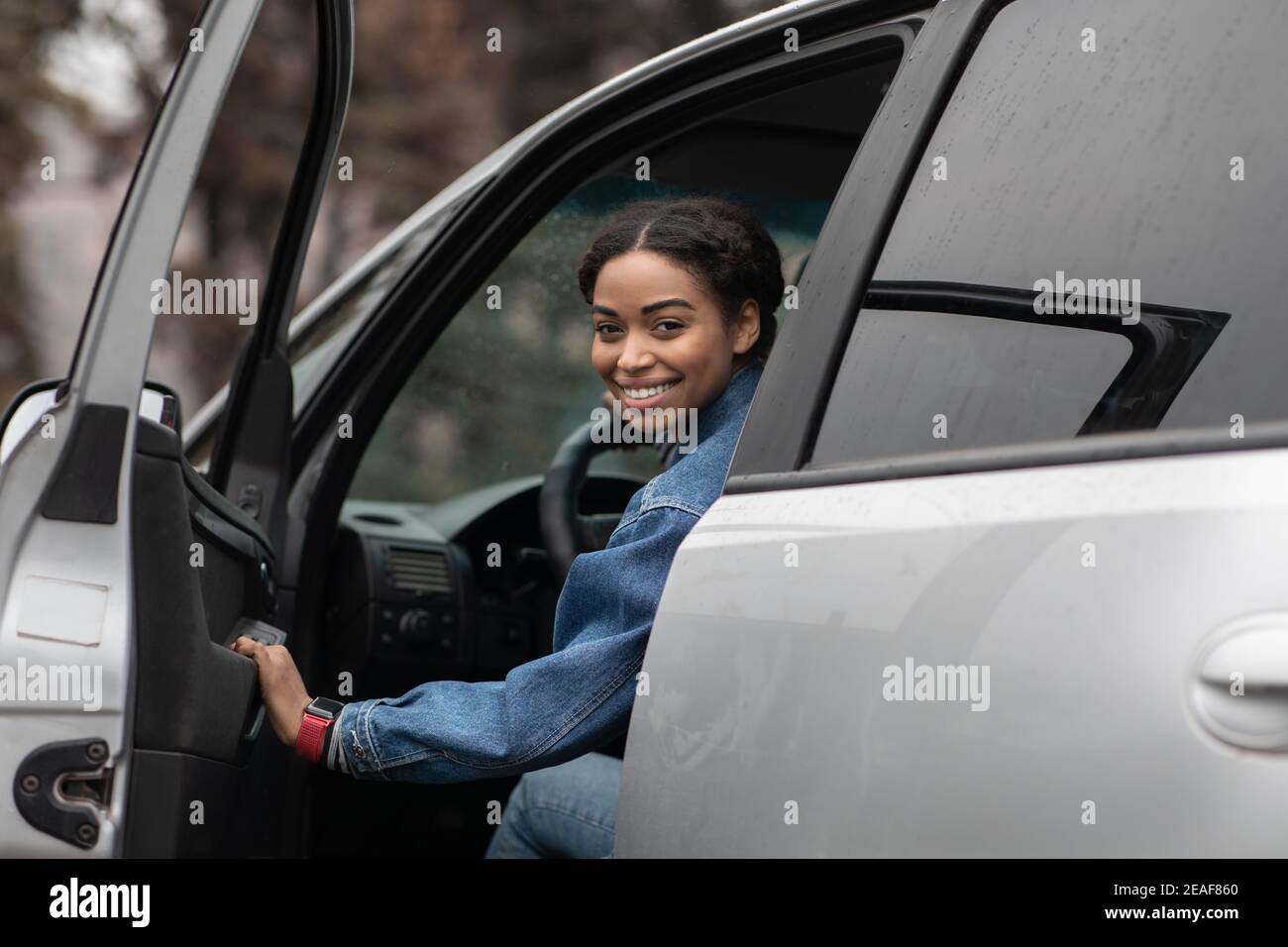 Cars ad hi-res stock photography and images - Alamy