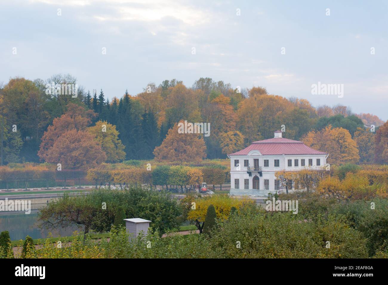 Two story palace hi-res stock photography and images - Alamy