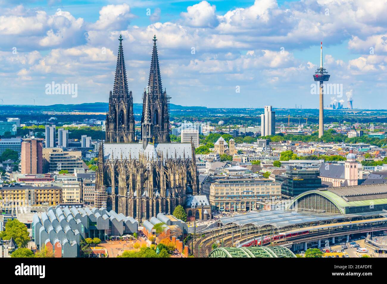 Cologne cathedral exterior aerial hi-res stock photography and images ...