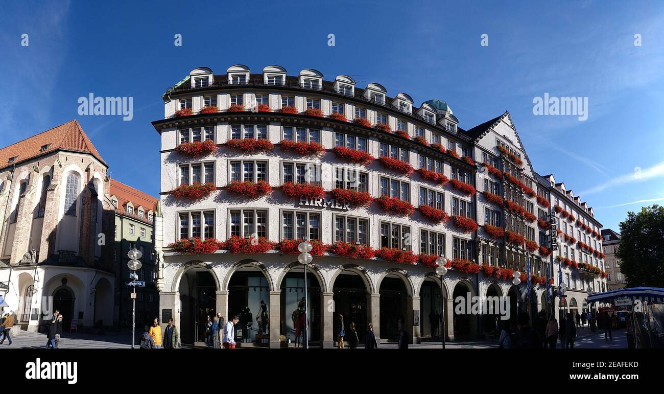 Shopping munich germany hi-res stock photography and images - Alamy