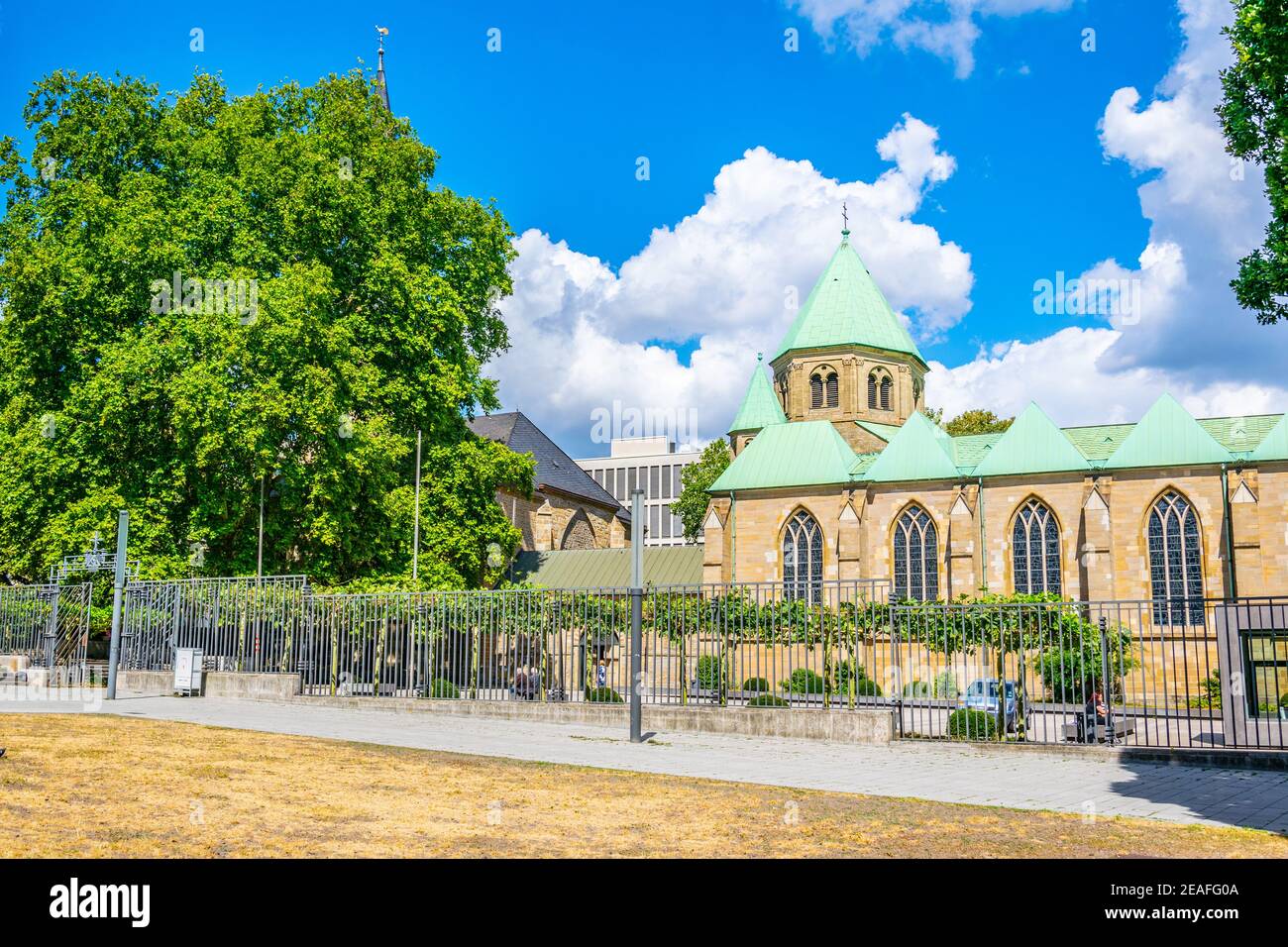 Essen cathedral hi-res stock photography and images - Alamy
