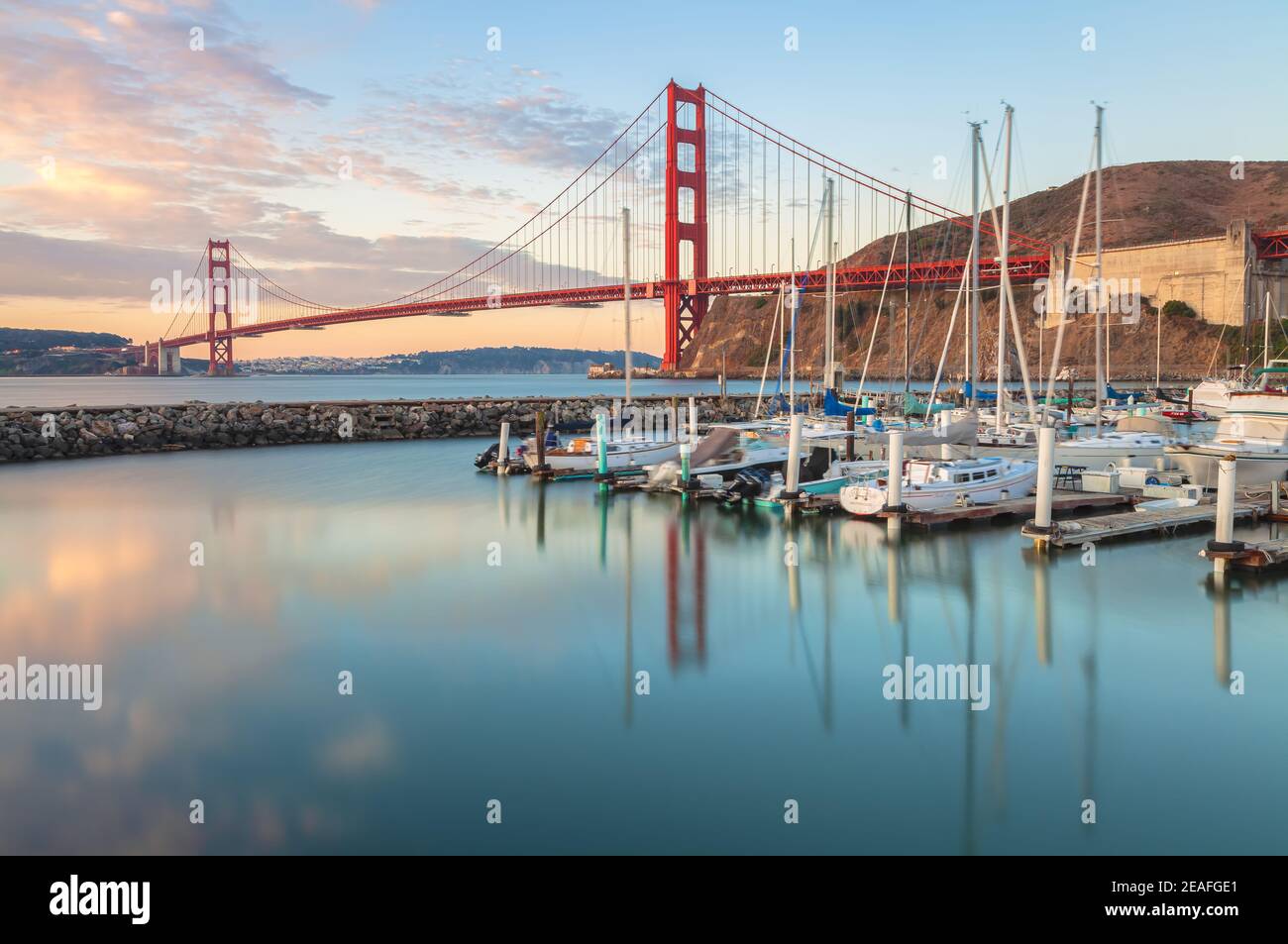 The Golden Gate Bridge at early dawn, seen from Cavallo Point at Fort ...