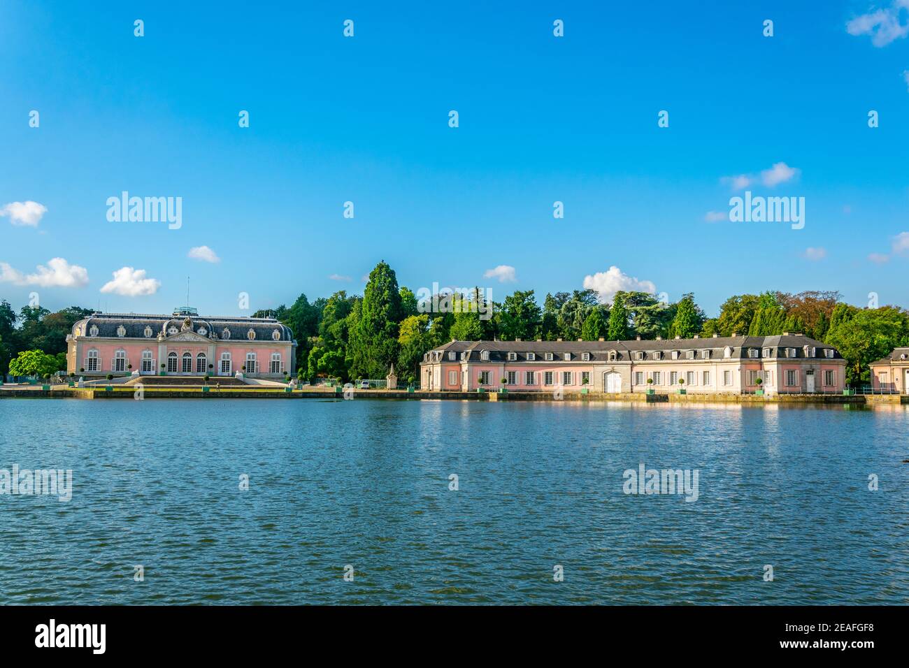 Sculpture schloss benrath castle dusseldorf hi-res stock photography ...