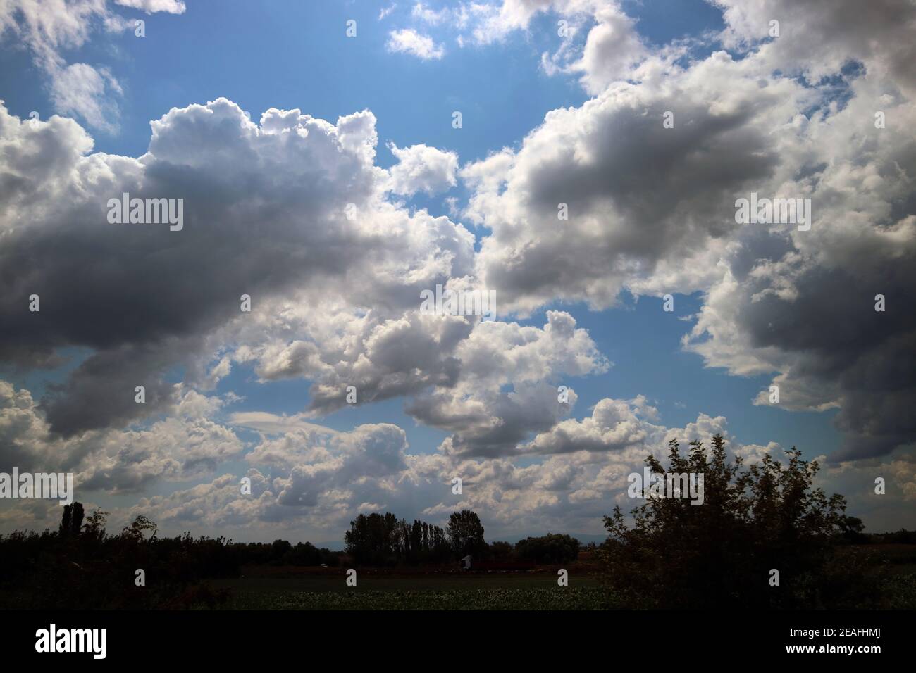 Cumulus cloud color hi-res stock photography and images - Alamy