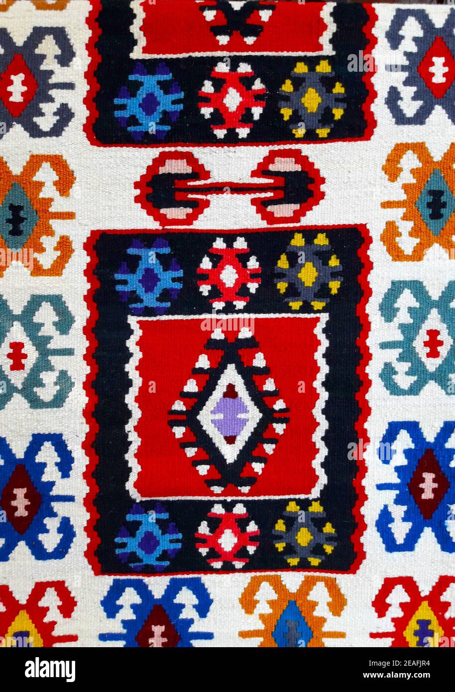 Weaving traditional indian rug hi-res stock photography and images - Alamy