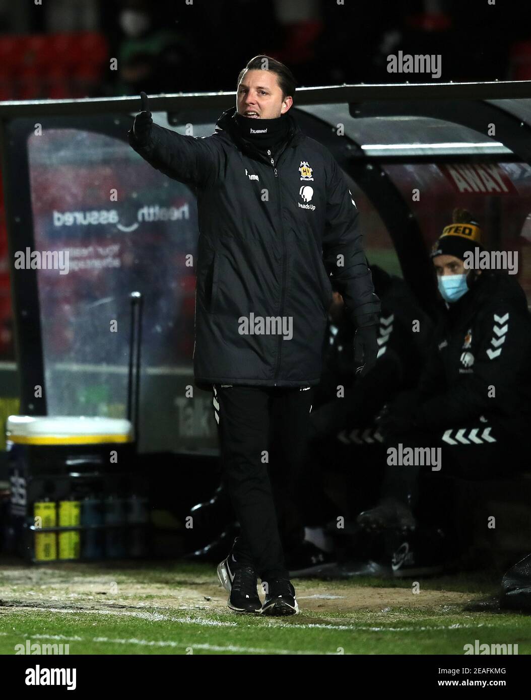 Cambridge United manager Mark Bonner during the Sky Bet League Two ...