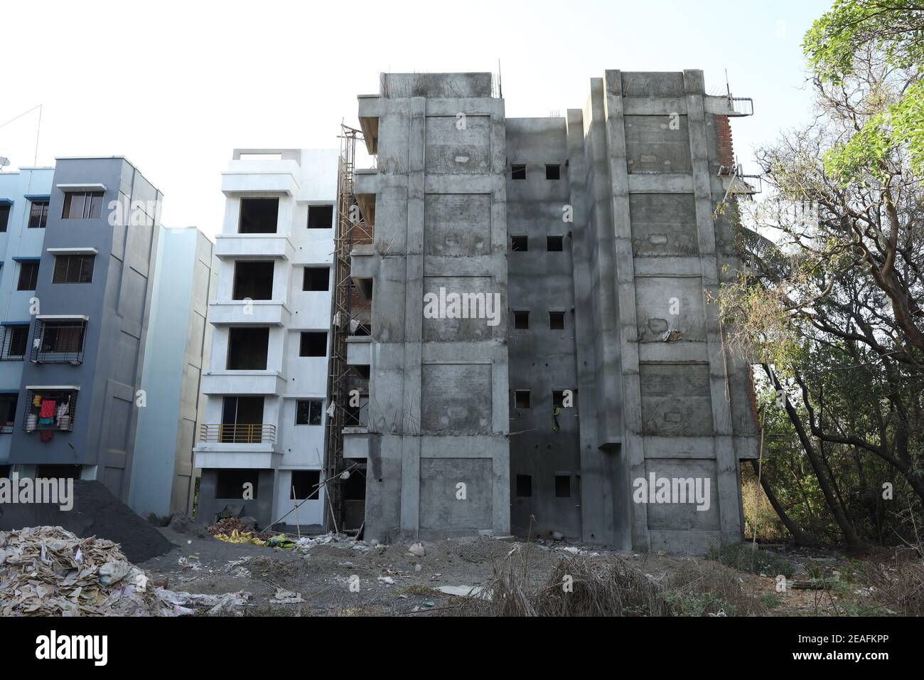 A ground level view of an under construction building Stock Photo - Alamy