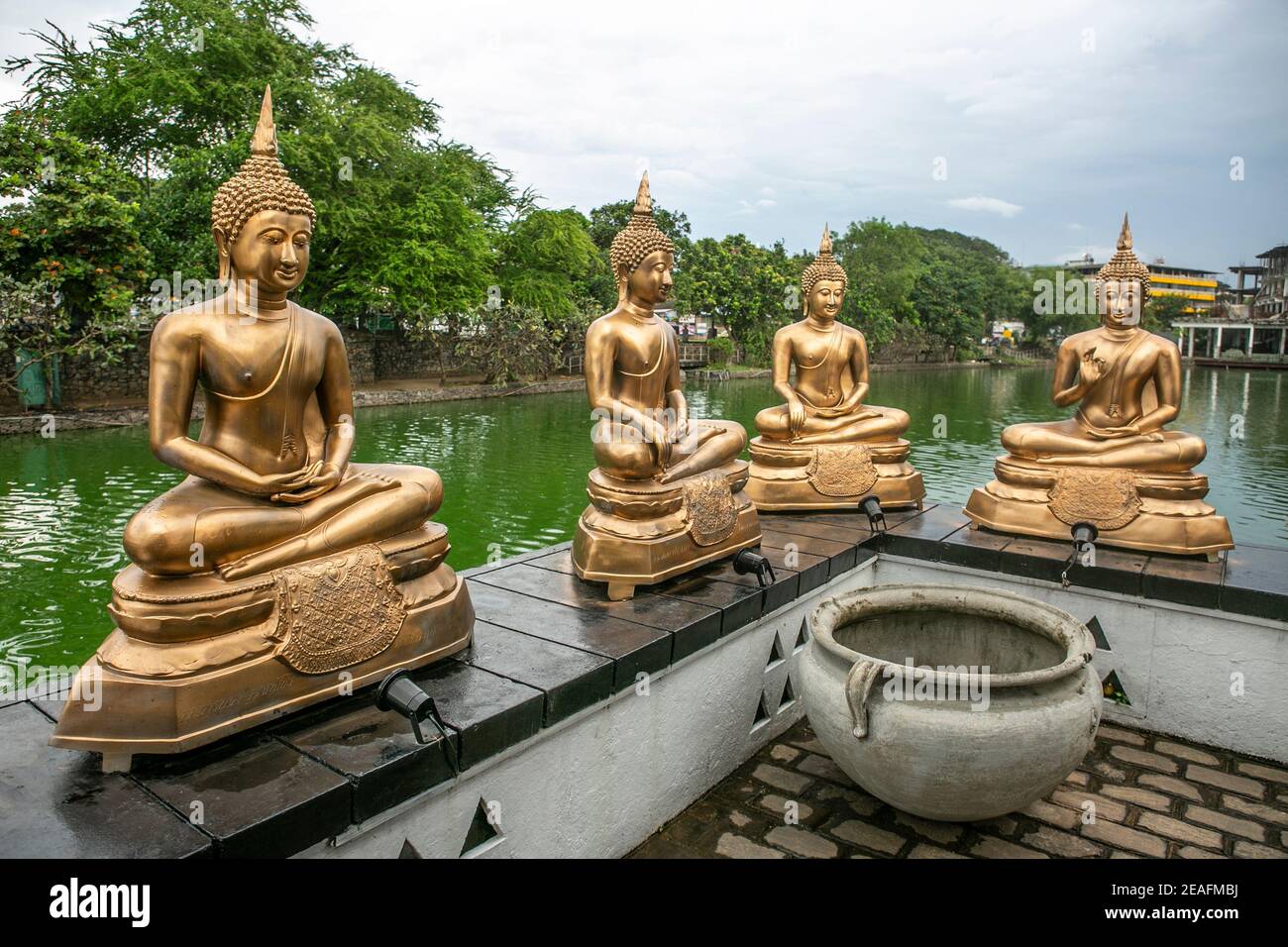 Buddha statues in a park in Central Colombo, Sri Lanka Stock Photo - Alamy