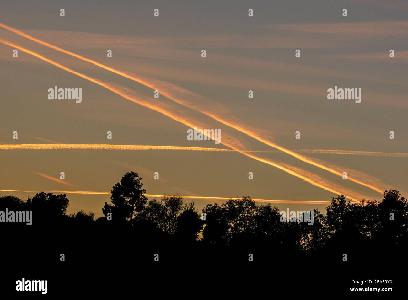 Condensation lines hi-res stock photography and images - Alamy