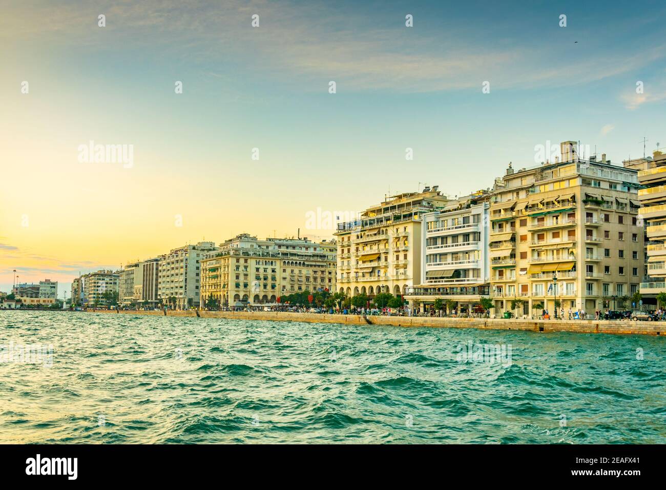 Thessaloniki waterfront restaurant hi-res stock photography and images ...