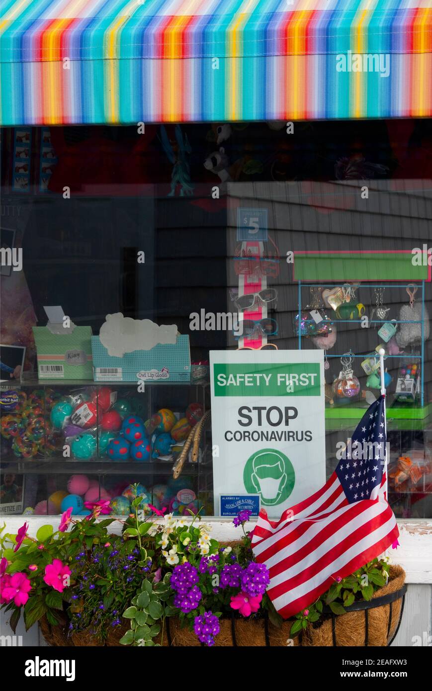 Wear face mask sign hi-res stock photography and images - Alamy