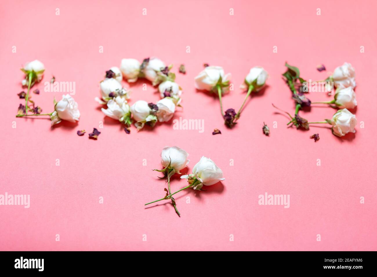 Roses formed into a heart shape hi-res stock photography and images - Alamy