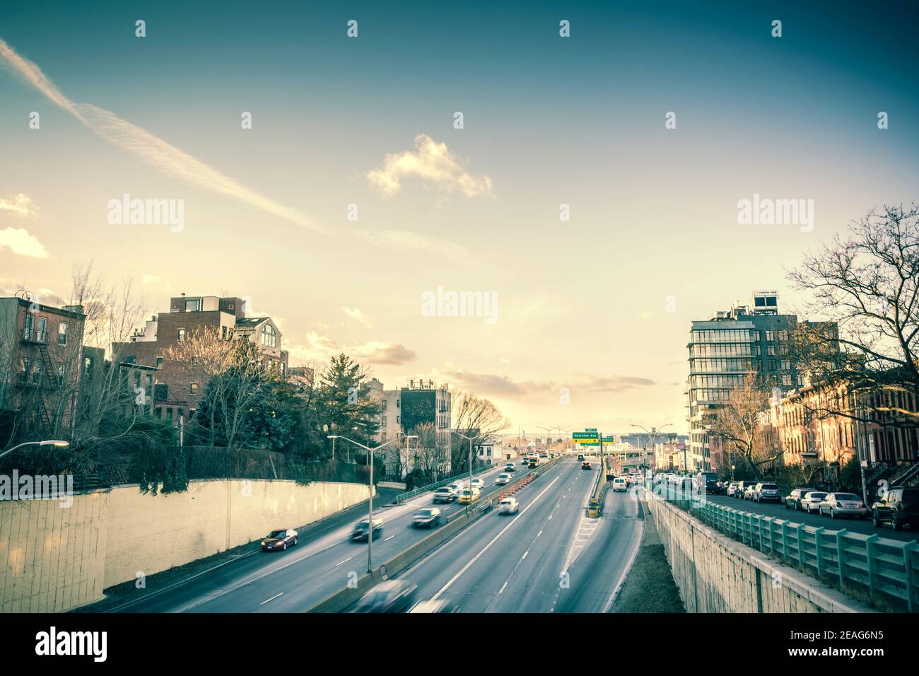 Apartment busy highway road hi-res stock photography and images - Alamy