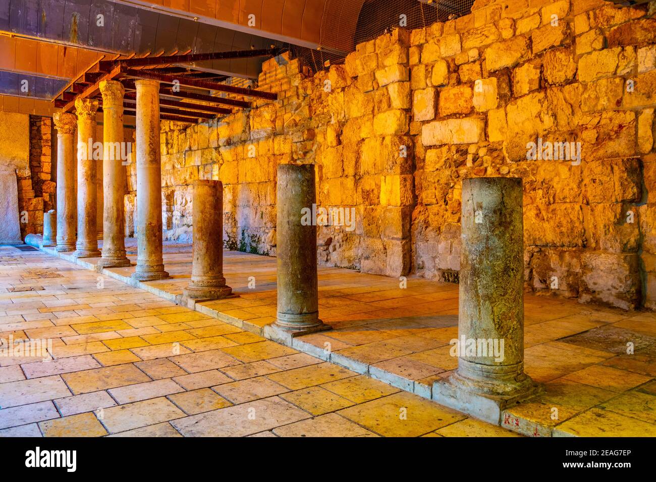 Jewish quarter cardo jerusalem israel hi-res stock photography and ...