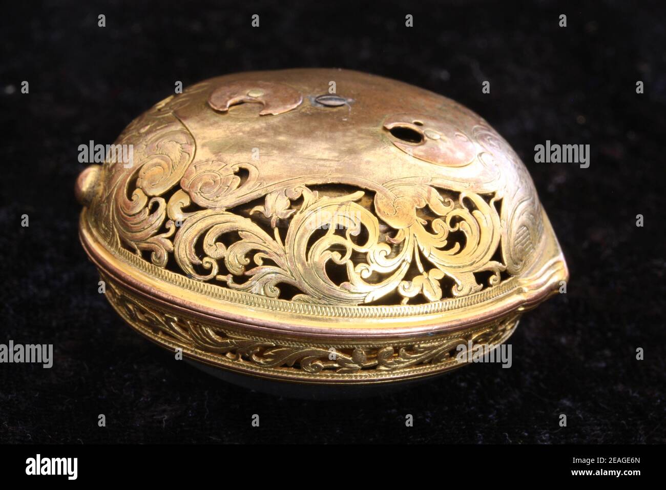Pocket watch case hi-res stock photography and images - Alamy