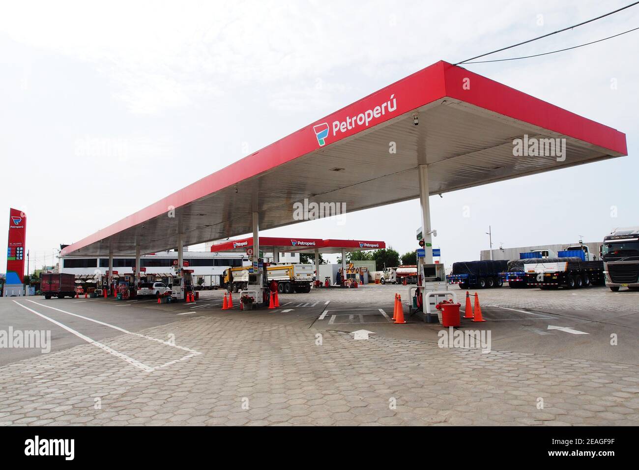Petroperu logo hi-res stock photography and images - Alamy