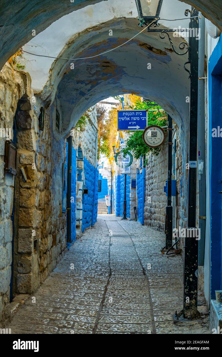 View of a narrow street in Tsfat/Safed, Israel Stock Photo - Alamy