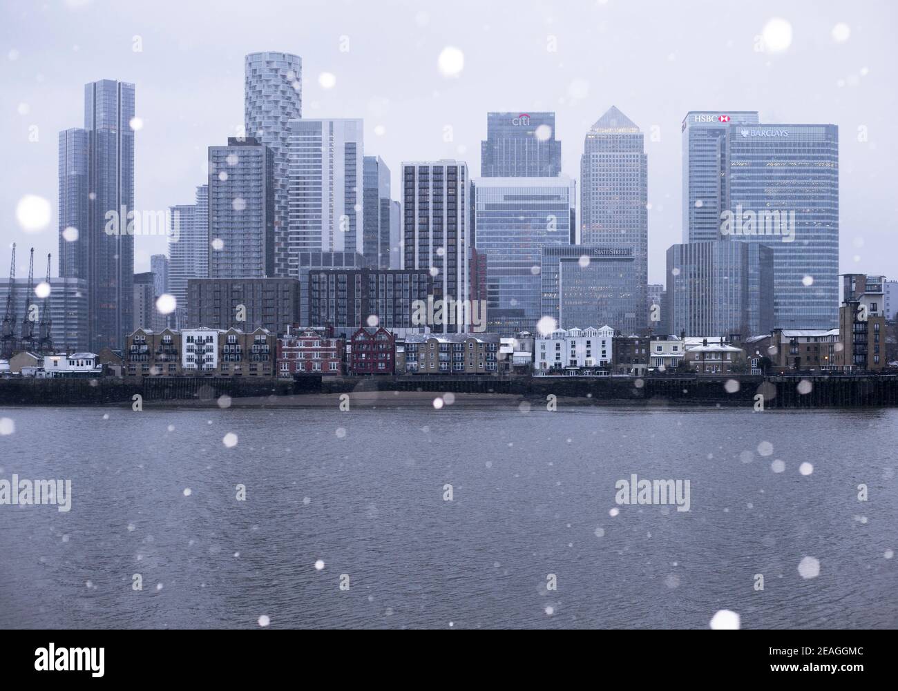 Canary Wharf, London, with snow falling Stock Photo - Alamy