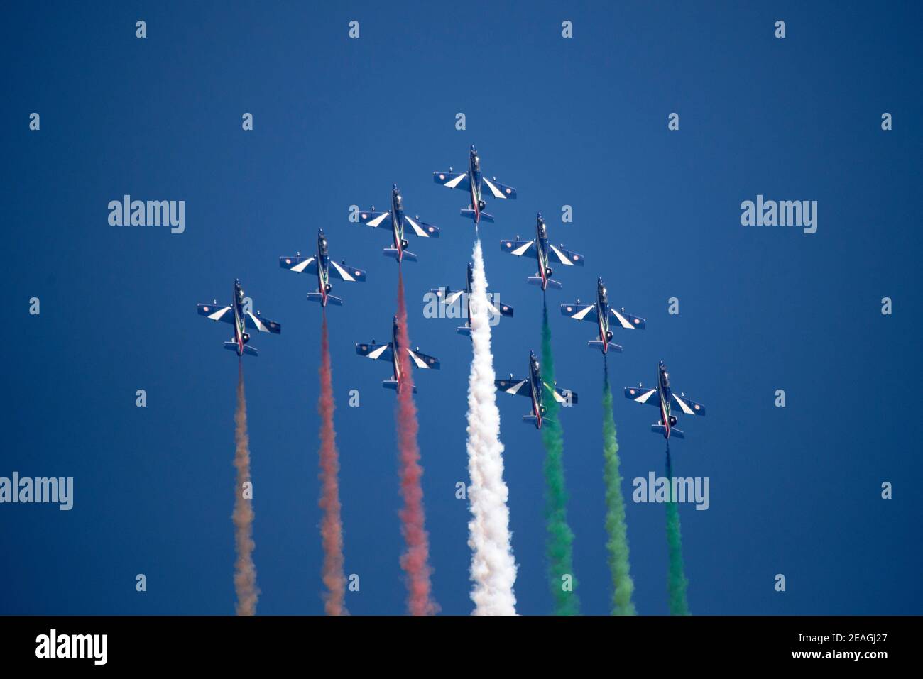 Air display team hi-res stock photography and images - Alamy