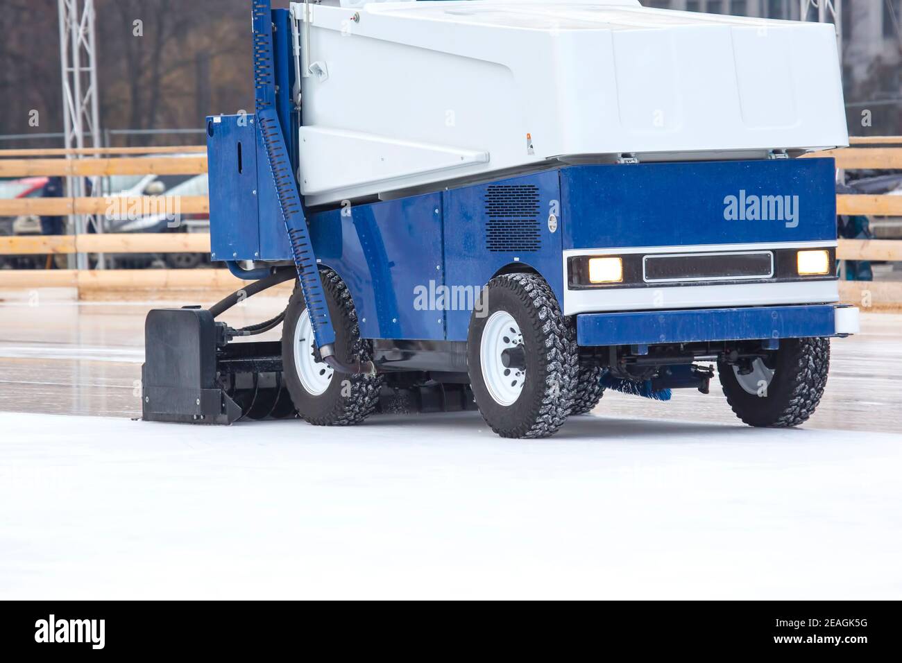 Ice resurfacing machine on the ice hi-res stock photography and images ...