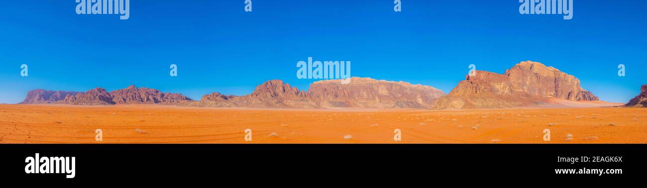 Landscape of Wadi Rum desert in Jordan Stock Photo - Alamy