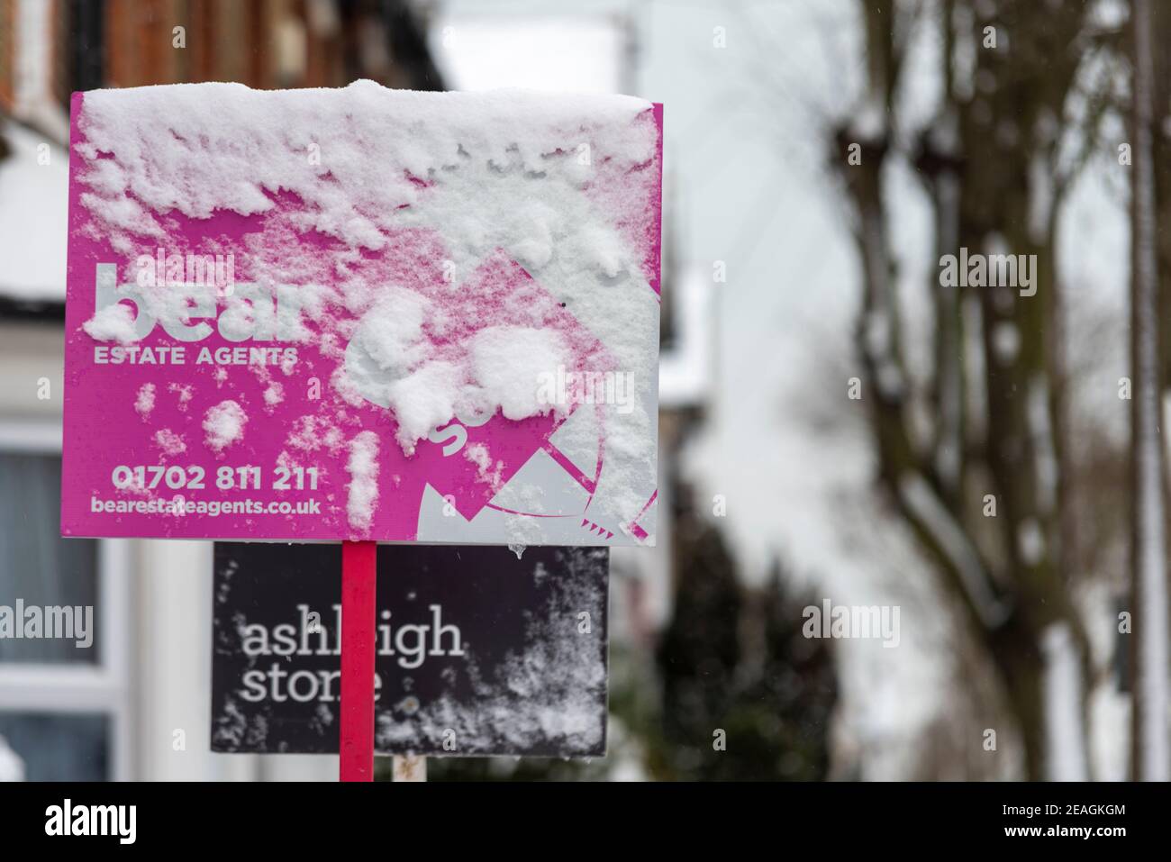 Estate frozen hi-res stock photography and images - Alamy