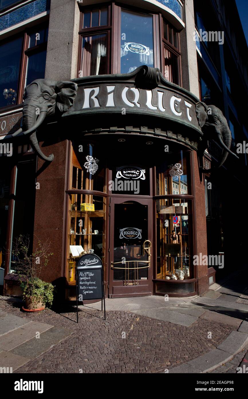 Cafe Riquet High Resolution Stock Photography and Images - Alamy