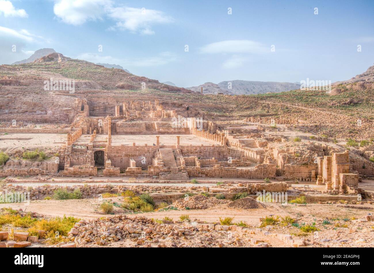 Ruins of the great temple at Petra, Jordan Stock Photo - Alamy