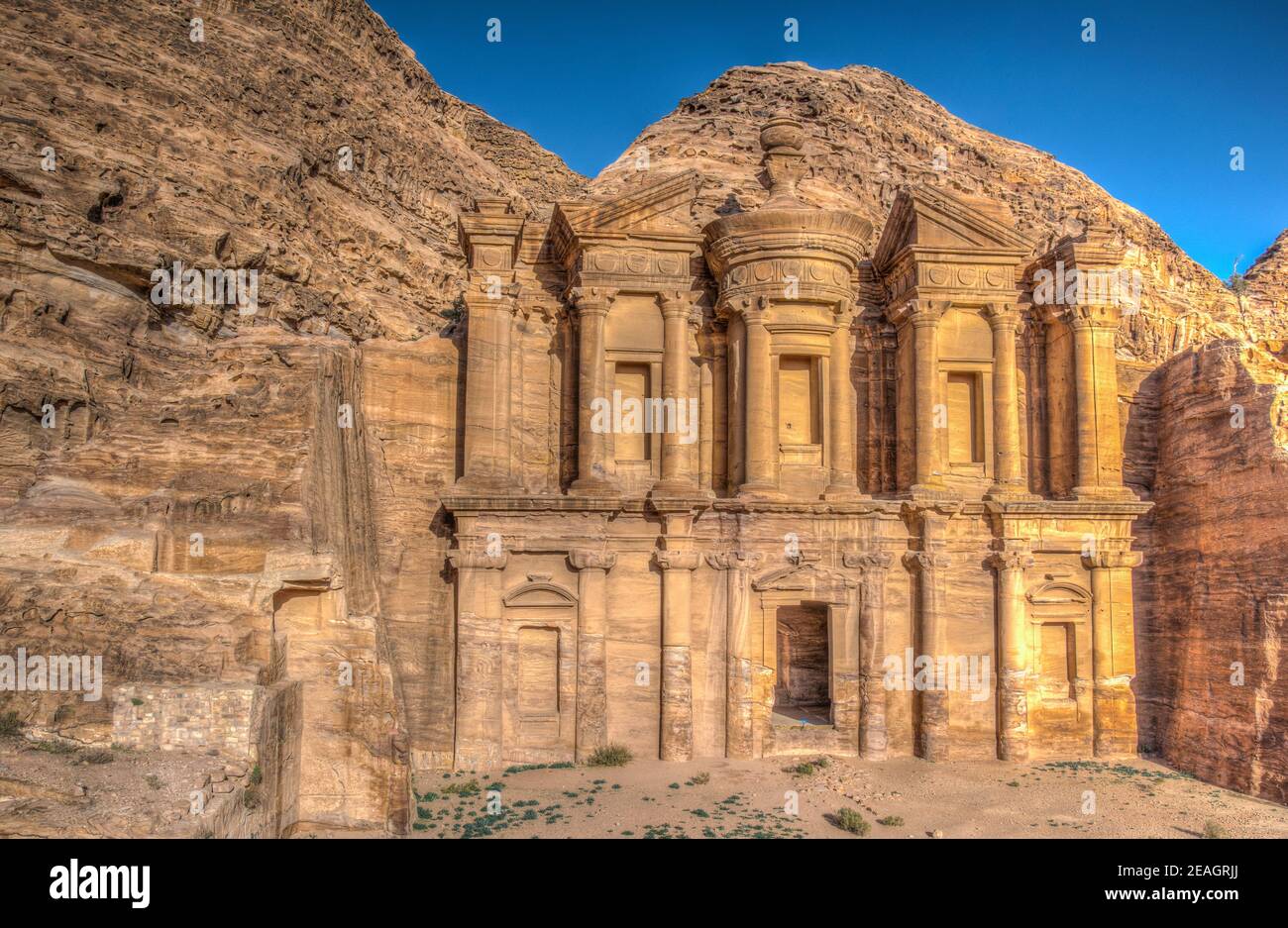 Monastery tomb in Petra, Jordan Stock Photo - Alamy