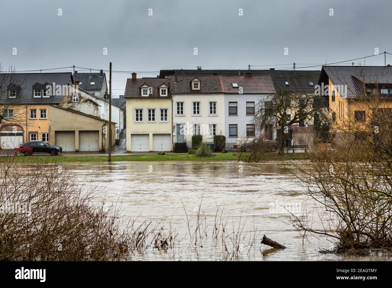 High water levels of the Sauer / Sûre river along the German ...