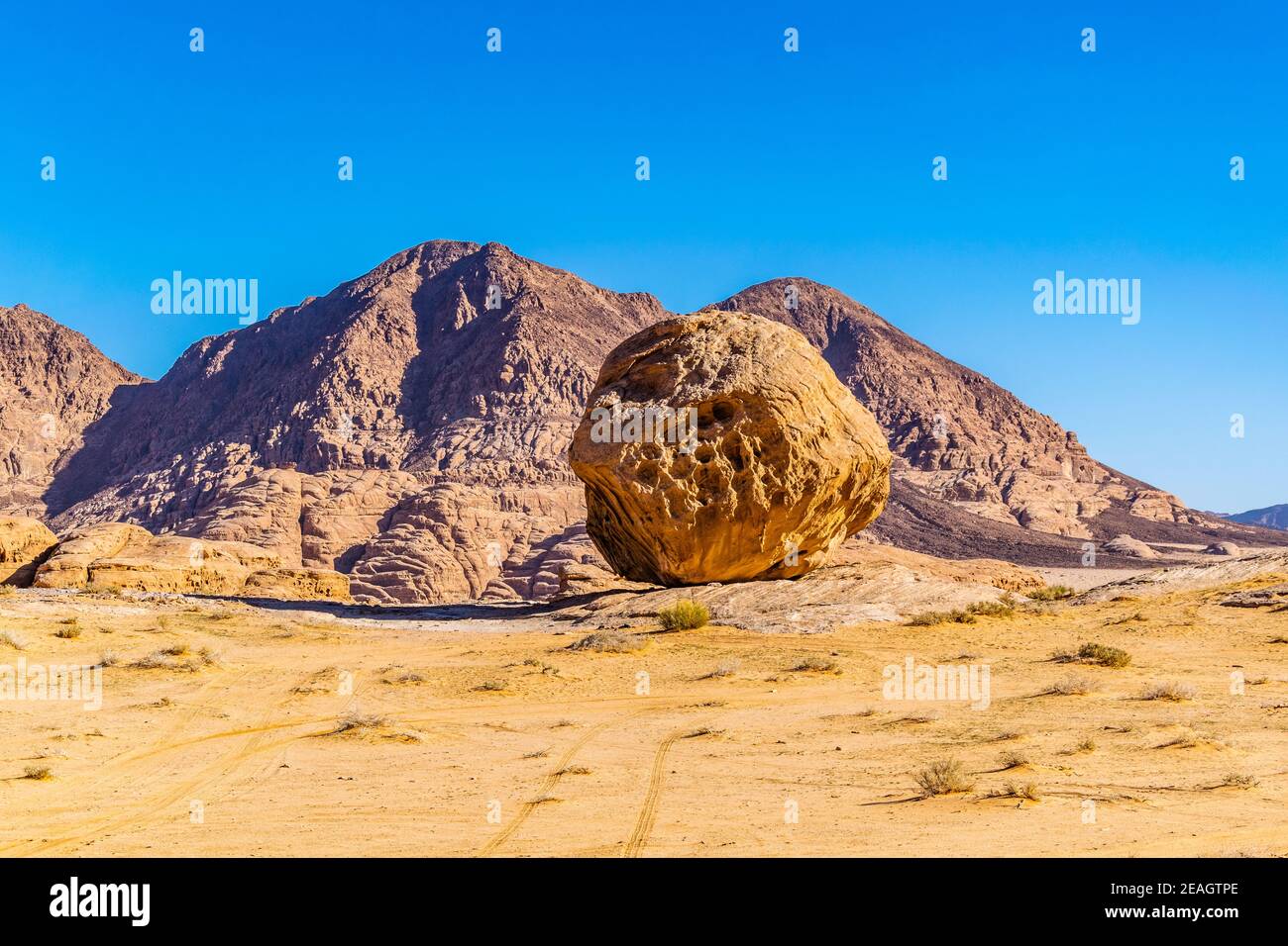 Round rock formations at Wadi Rum desert in Jordan Stock Photo - Alamy