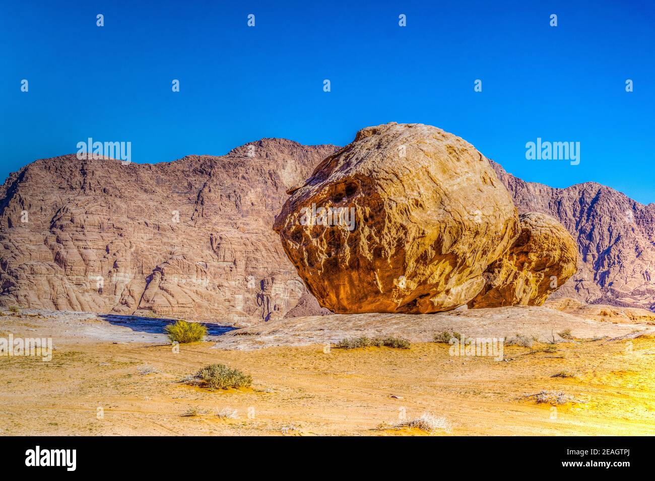 Round rock formations at Wadi Rum desert in Jordan Stock Photo - Alamy
