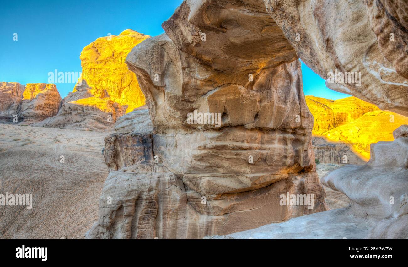 Burdah rock bridge at Wadi Rum, Jordan Stock Photo - Alamy