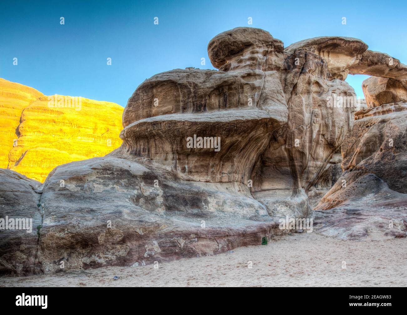 Burdah rock bridge at Wadi Rum, Jordan Stock Photo - Alamy