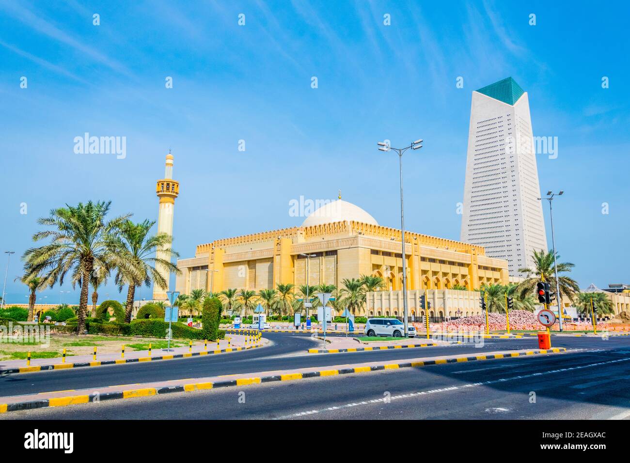 The Grand mosque of Kuwait Stock Photo - Alamy