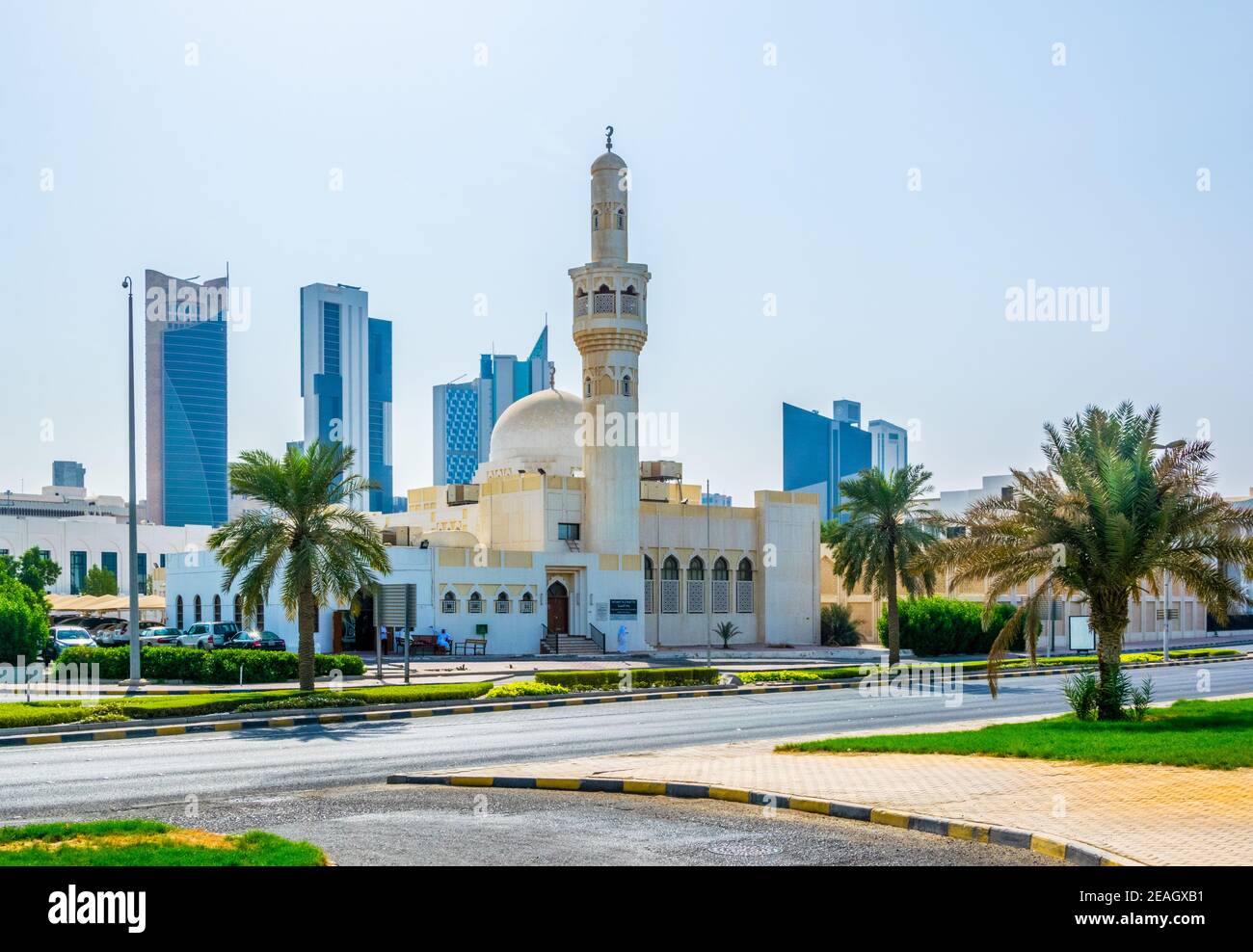 View of a mosque in Kuwait Stock Photo - Alamy